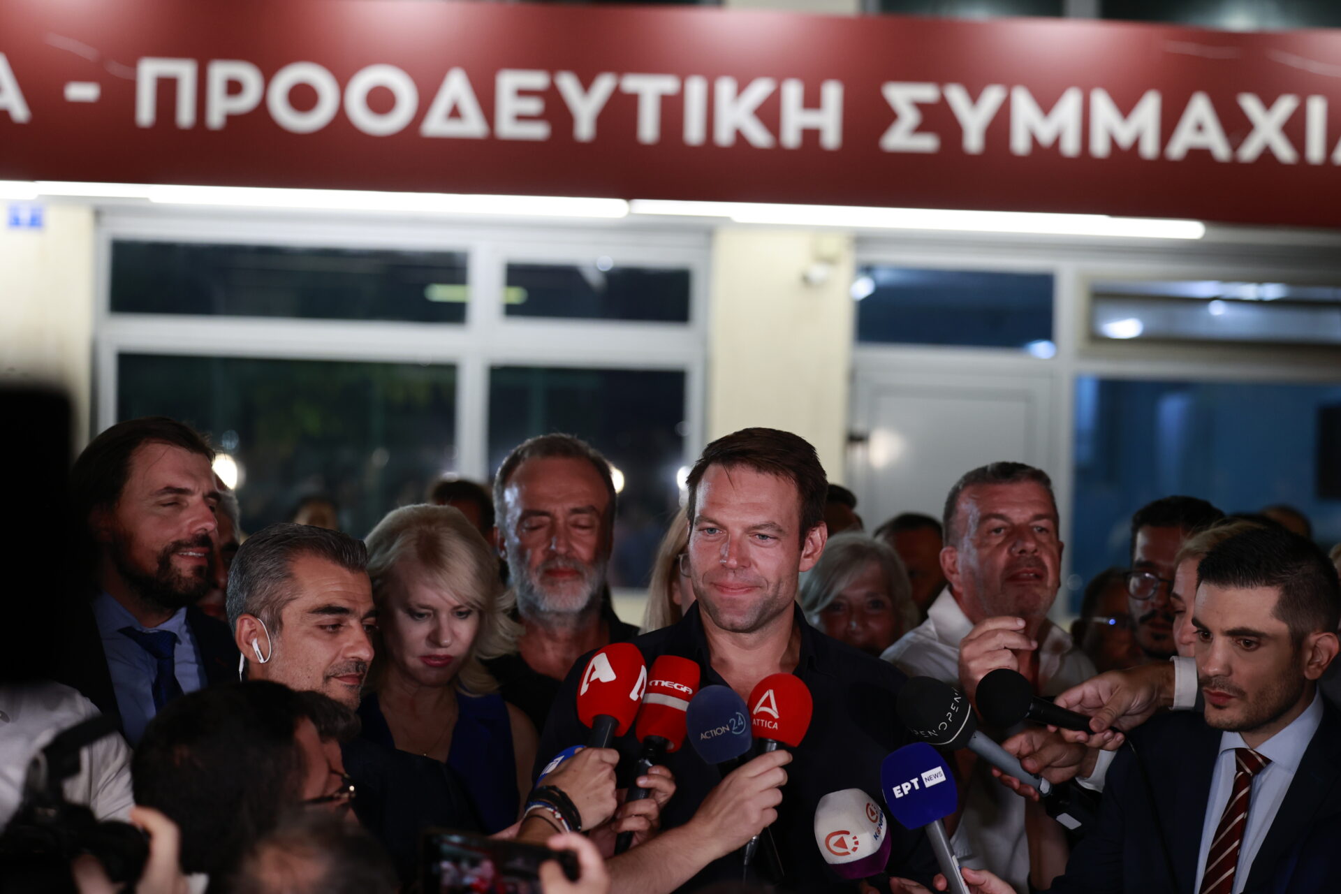 Μετράνε δυνάμεις και βγάζουν τα μαχαίρια..