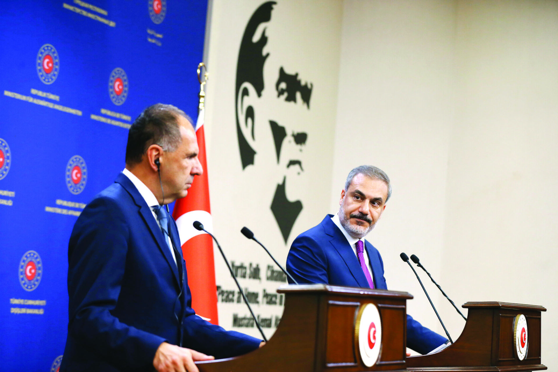 Αγκάθια στο ραντεβού Γεραπετρίτη – Φιντάν στη Σύνοδο του ΝΑΤΟ